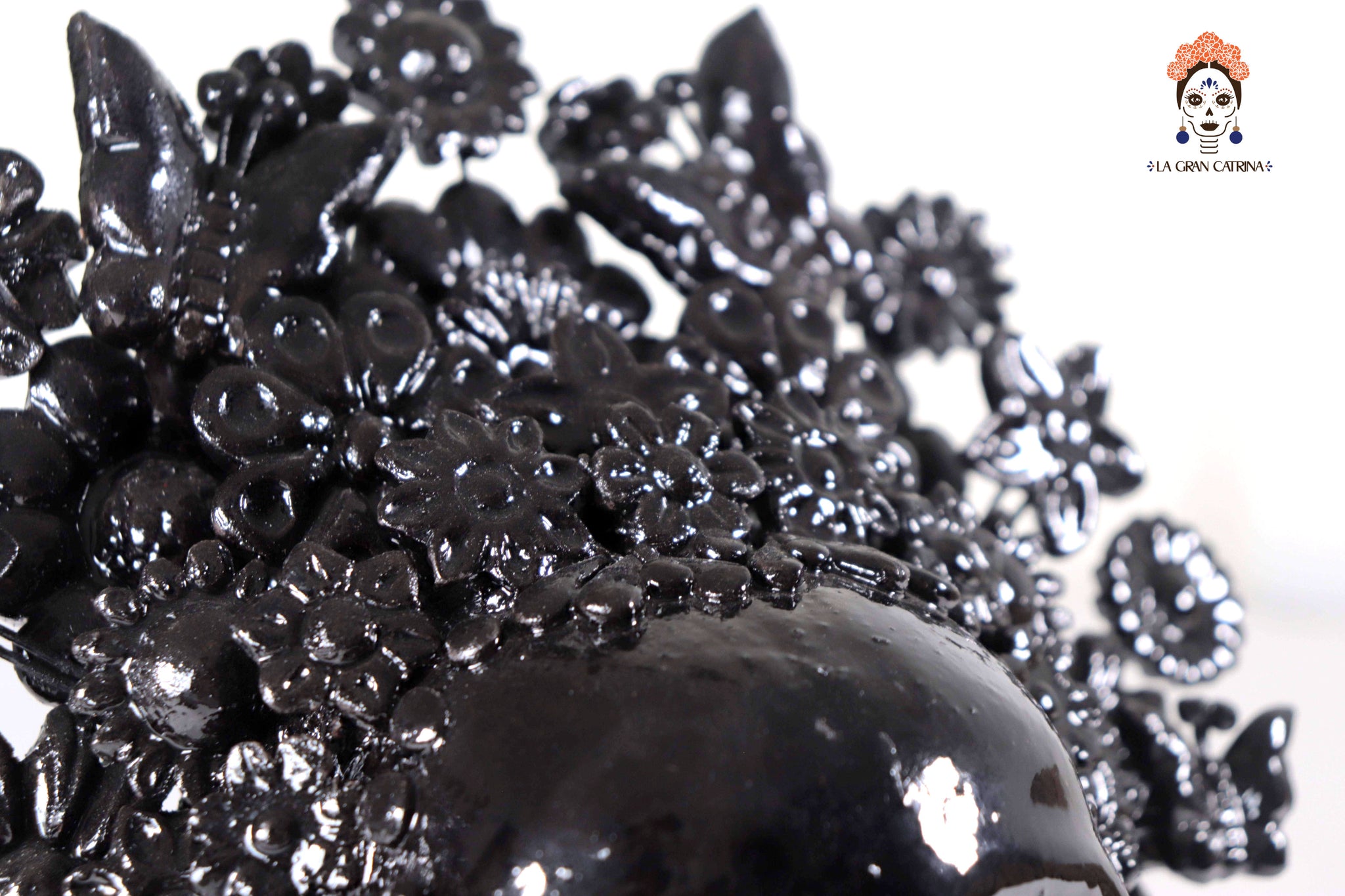 Calavera con tocado Negra con base- Barro vidriado - 22.5 cm. 8.8 in ...